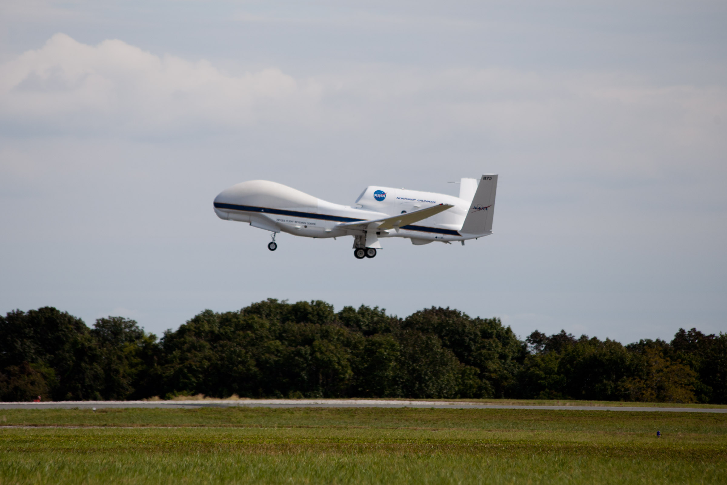 AV-6 takeoff from Wallops (9.19.12) | NASA Airborne Science Program
